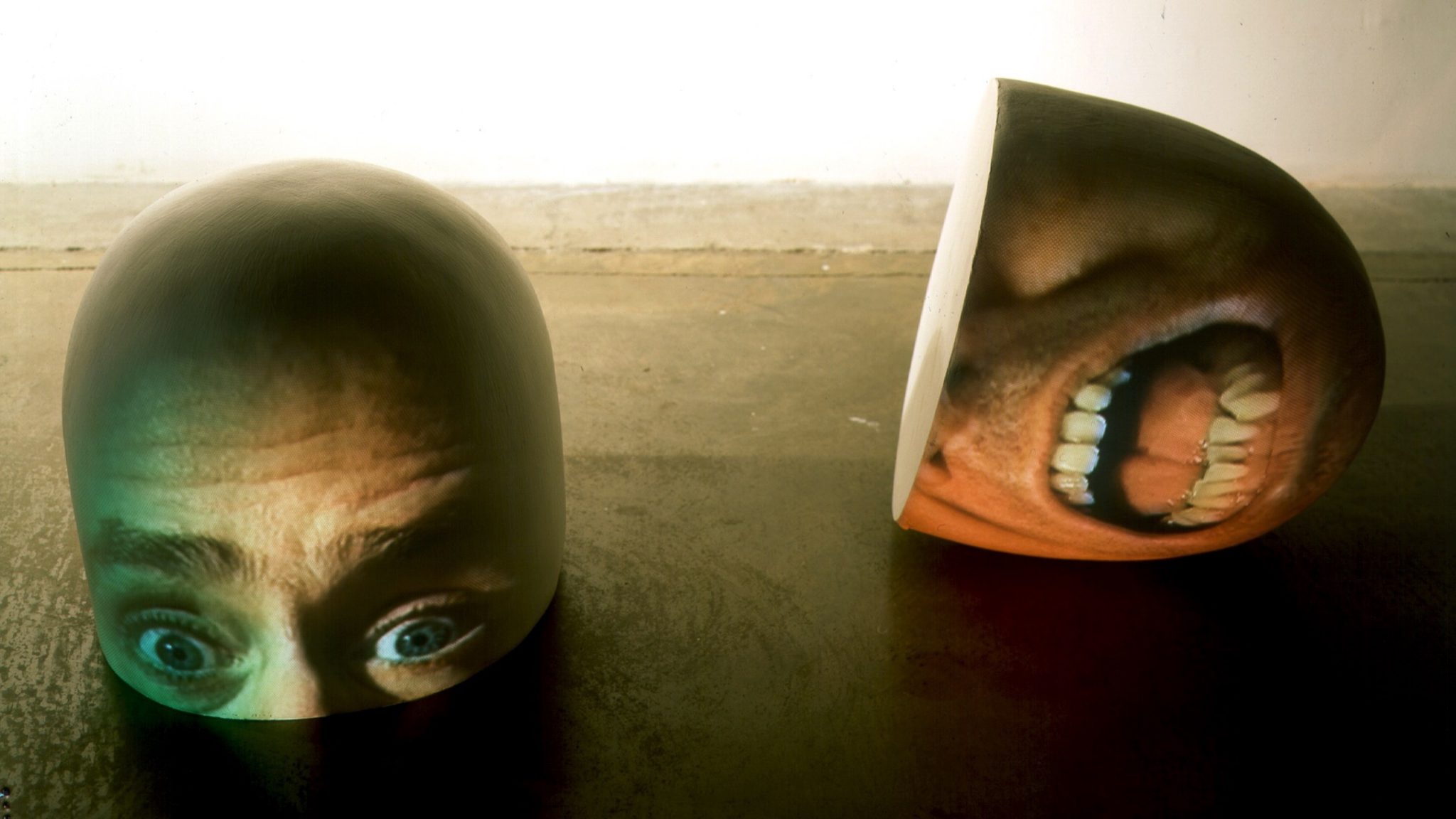 Tony Oursler - Museum TV